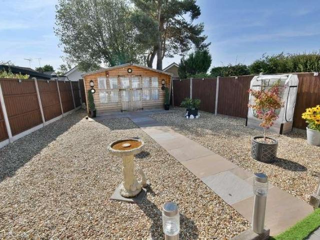 2 bed house for sale