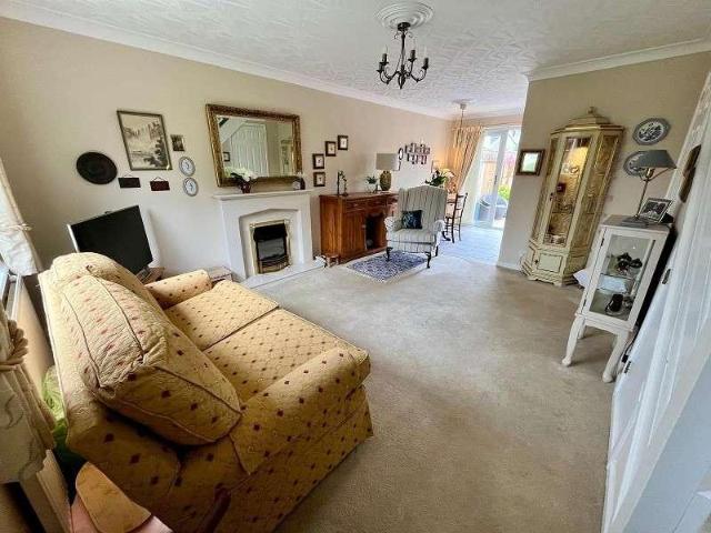2 bed house for sale
