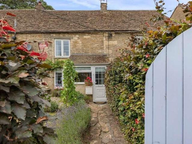 2 bed house for sale