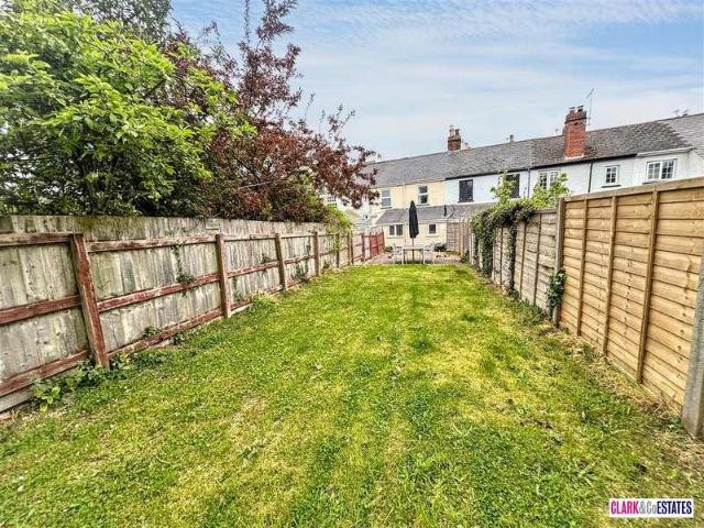 2 bed house for sale