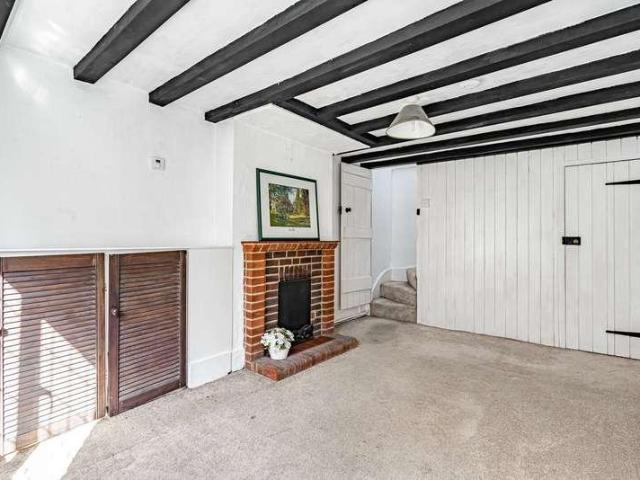 2 bed house for sale