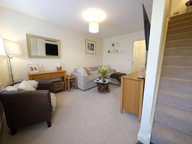 2 bed house for sale