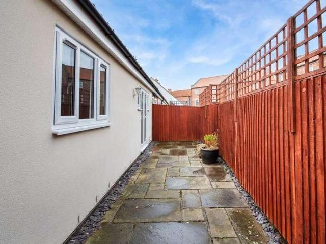 2 bed house for sale