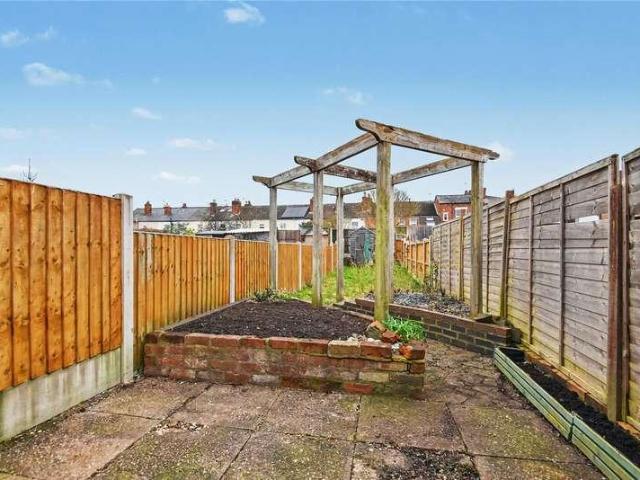 2 bed house for sale