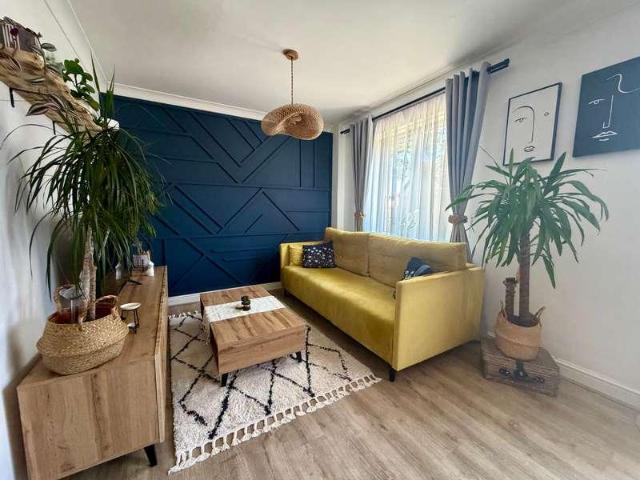 2 bed house for sale