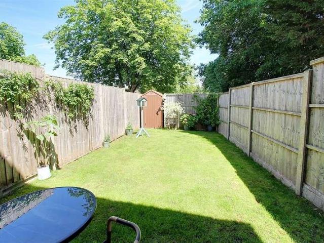 2 bed house for sale