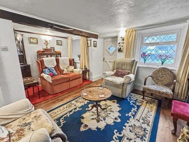 2 bed house for sale