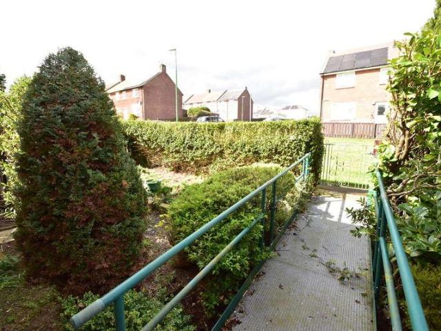 2 bed house for sale
