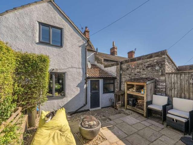 2 bed house for sale