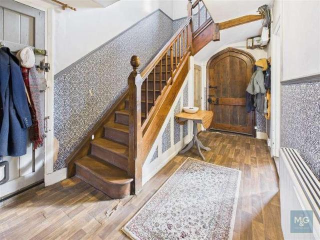 2 bed house for sale