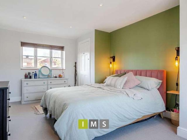 2 bed house for sale