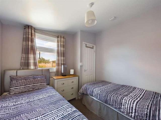 2 bed house for sale