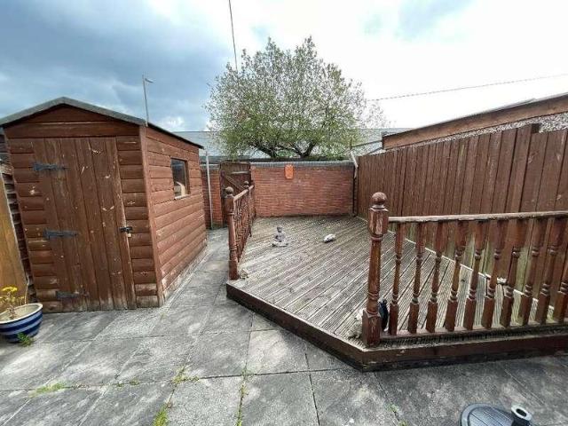 2 bed house for sale