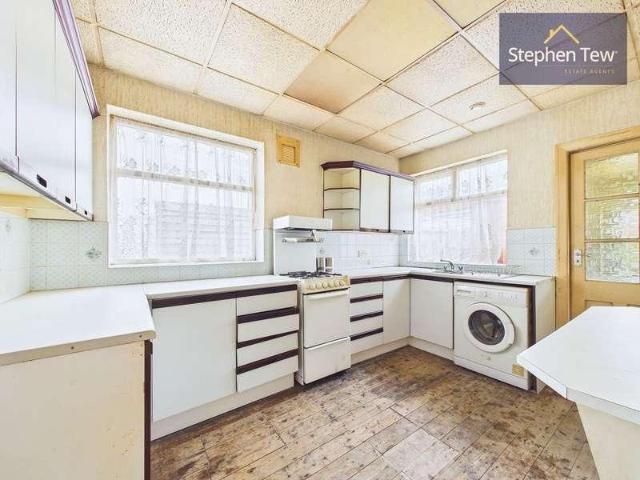 2 bed house for sale
