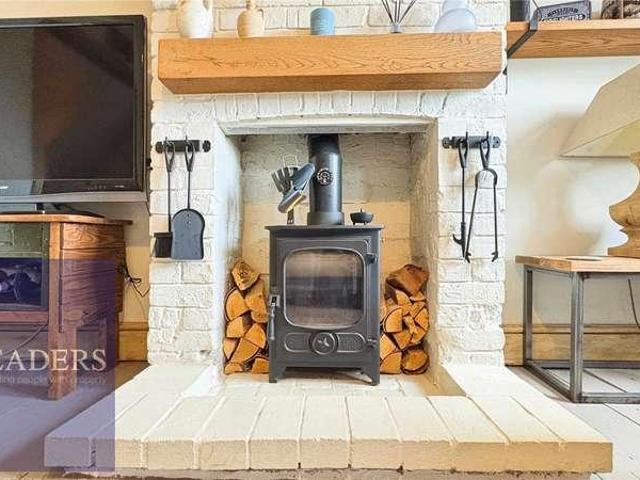 2 bed house for sale