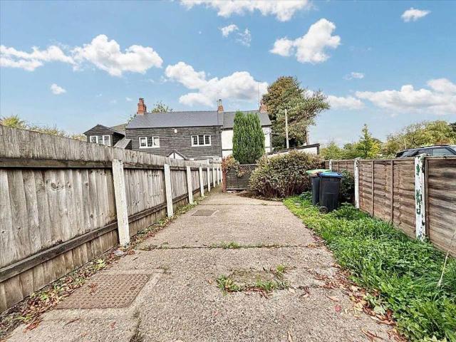 2 bed house for sale