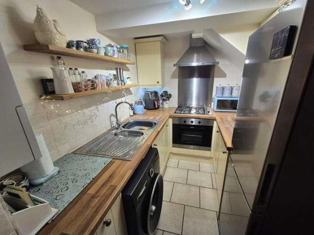 2 bed house for sale