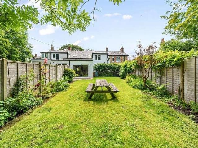 2 bed house for sale