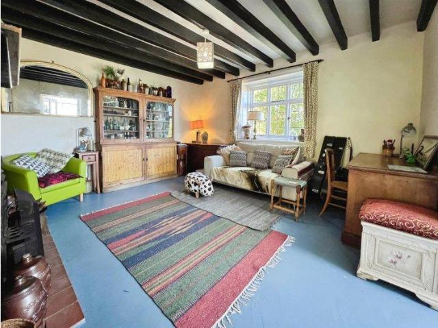 2 bed house for sale