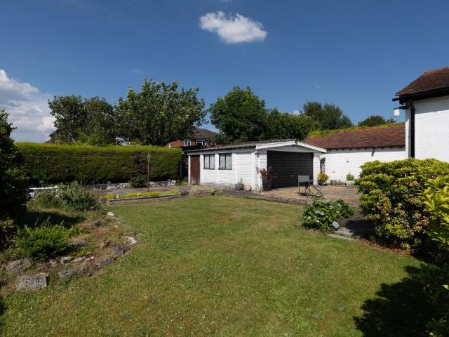 2 bed house for sale
