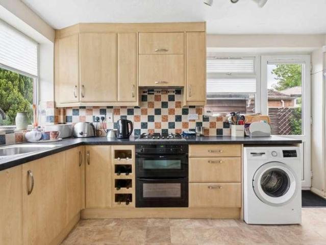 2 bed house for sale