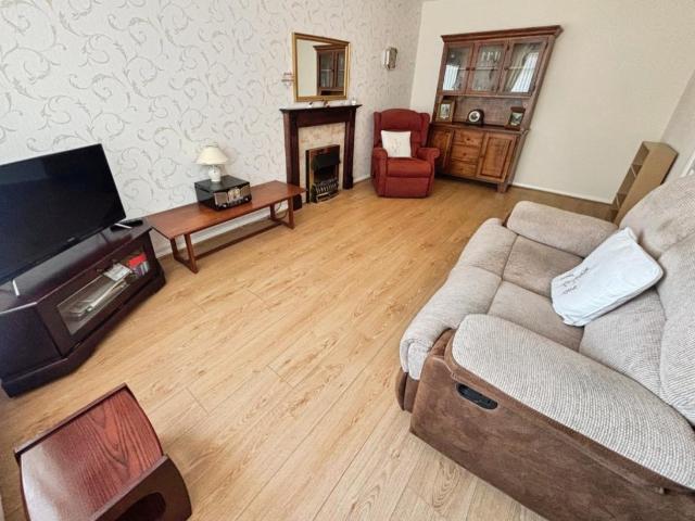 2 bed house for sale