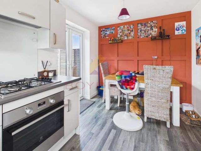 2 bed house for sale