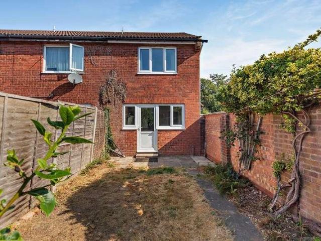 2 bed house for sale