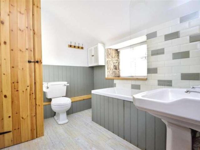 2 bed house for sale