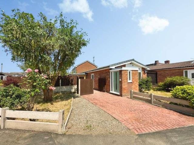 2 bed house for sale