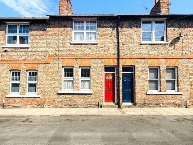 2 bed house for sale