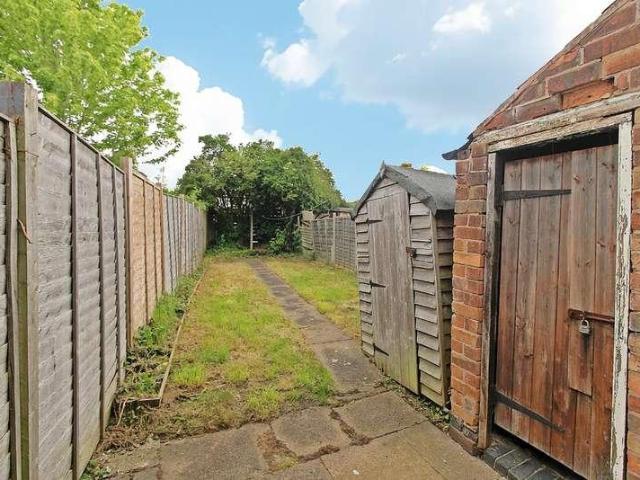 2 bed house for sale