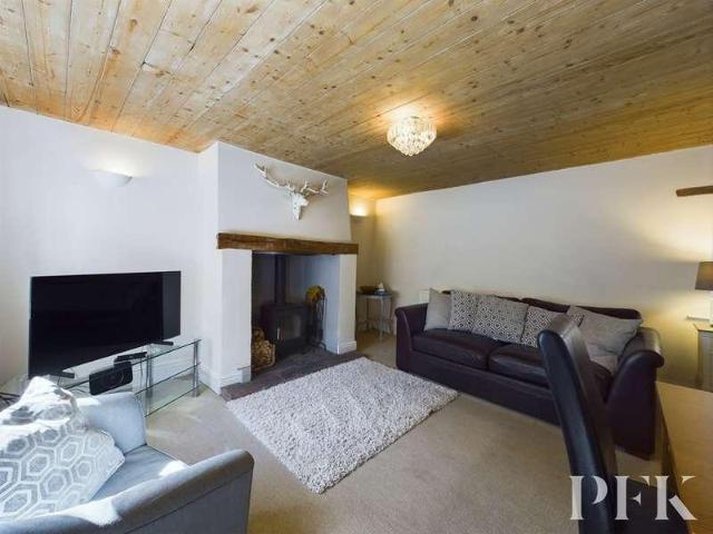 2 bed house for sale