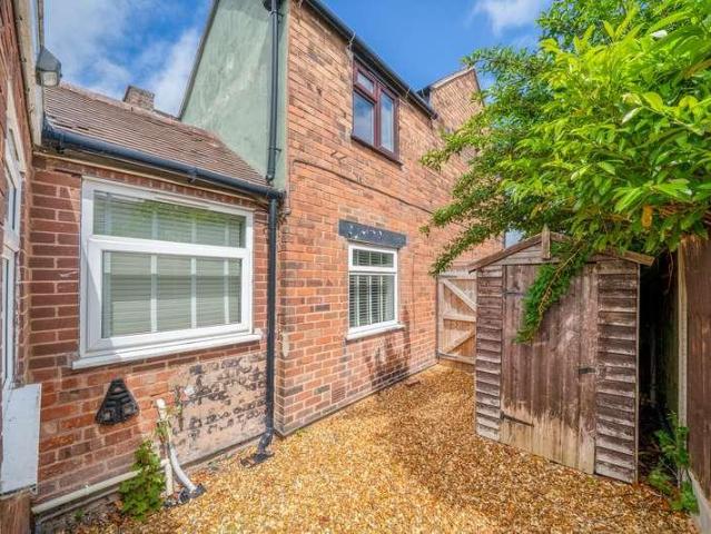 2 bed house for sale