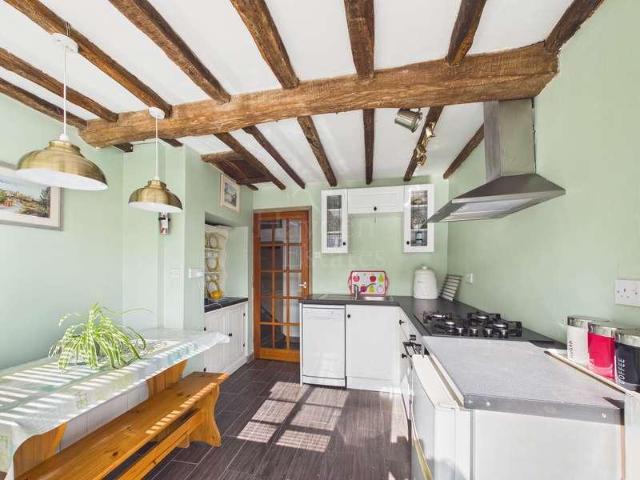 2 bed house for sale