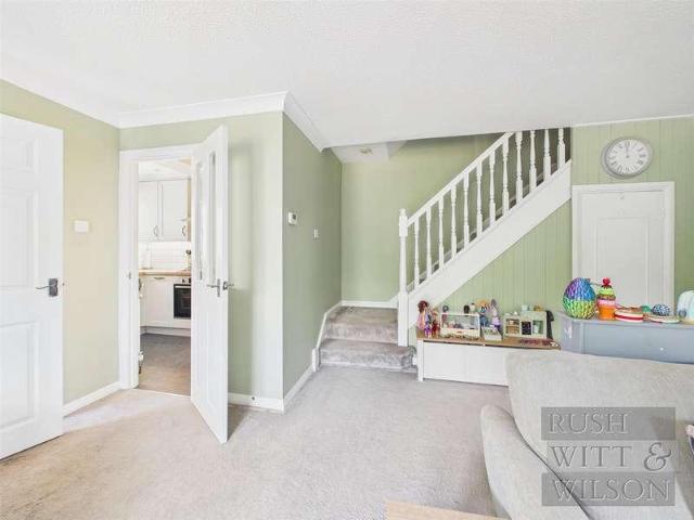 2 bed house for sale