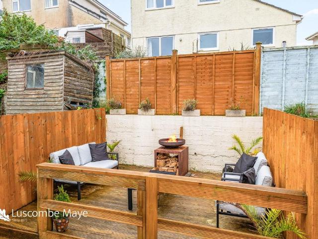 2 bed house for sale