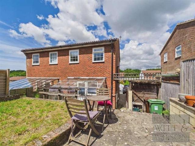 2 bed house for sale