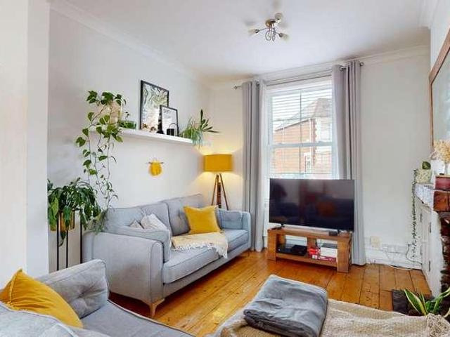 2 bed house for sale