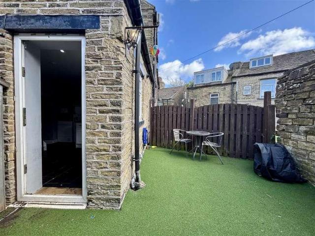 2 bed house for sale