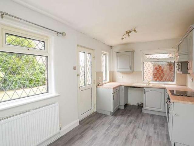 2 bed house for sale
