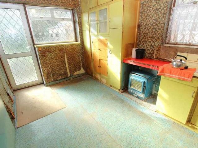2 bed house for sale