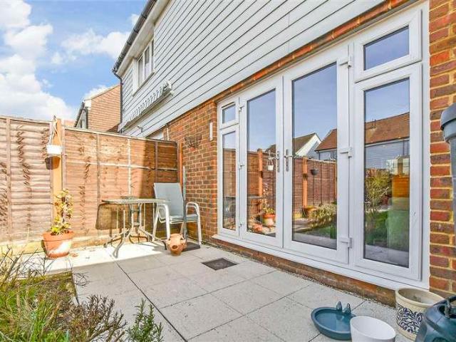 2 bed house for sale