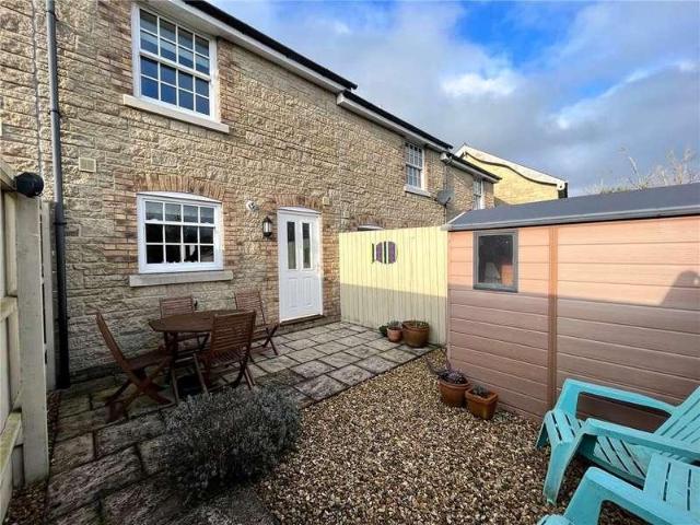 2 bed house for sale