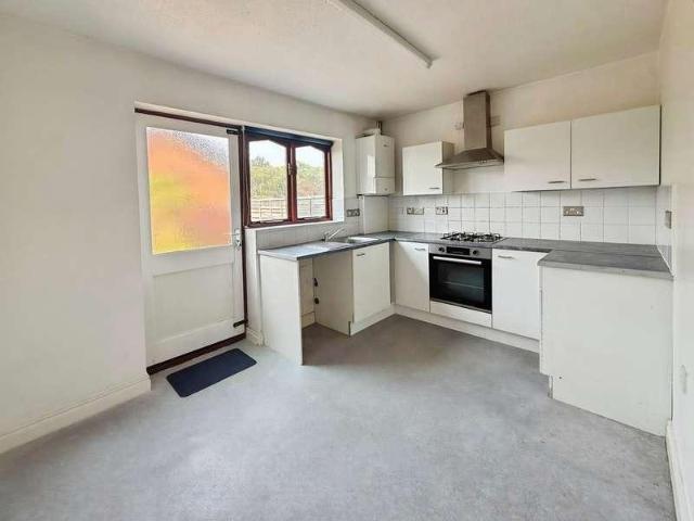 2 bed house for sale