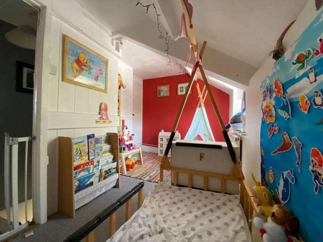 2 bed house for sale