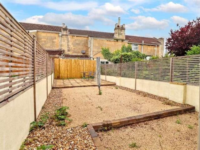 2 bed house for sale