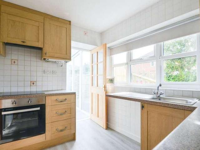 2 bed house for sale