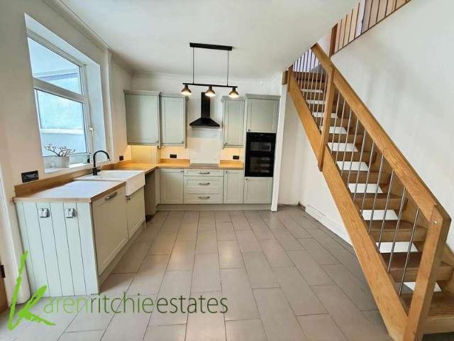 2 bed house for sale