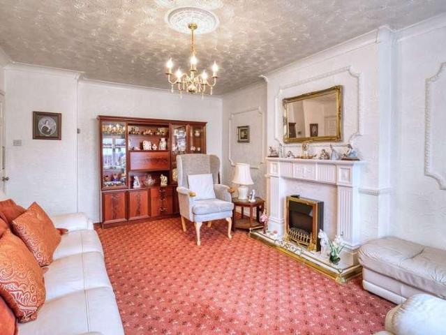 2 bed house for sale